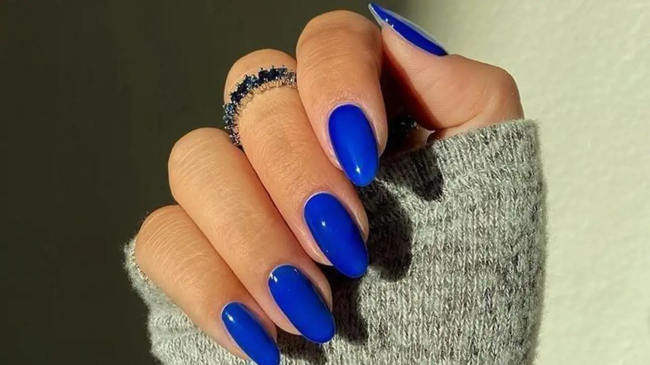 Descubre las uñas más trendy en color azul rey para lucir espectacular ...